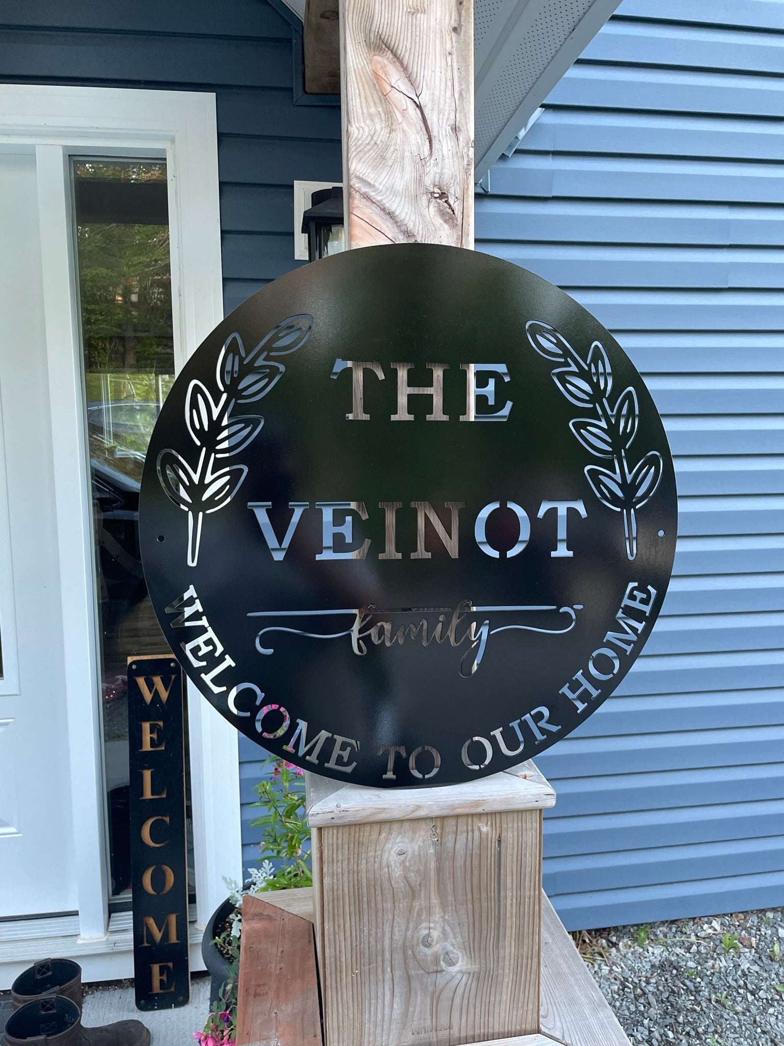 Custom Metal Welcome Family Sign – Smoke on the Water Fire Pits and Signs